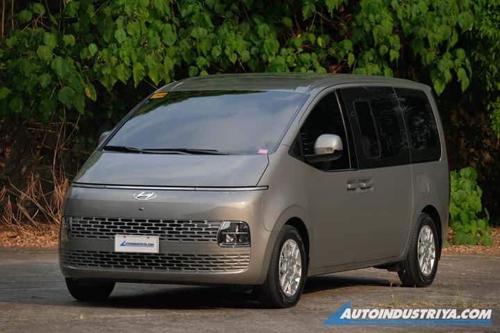 2023 Hyundai Staria 2.2 CRDi GLS+ 8AT - Car Reviews