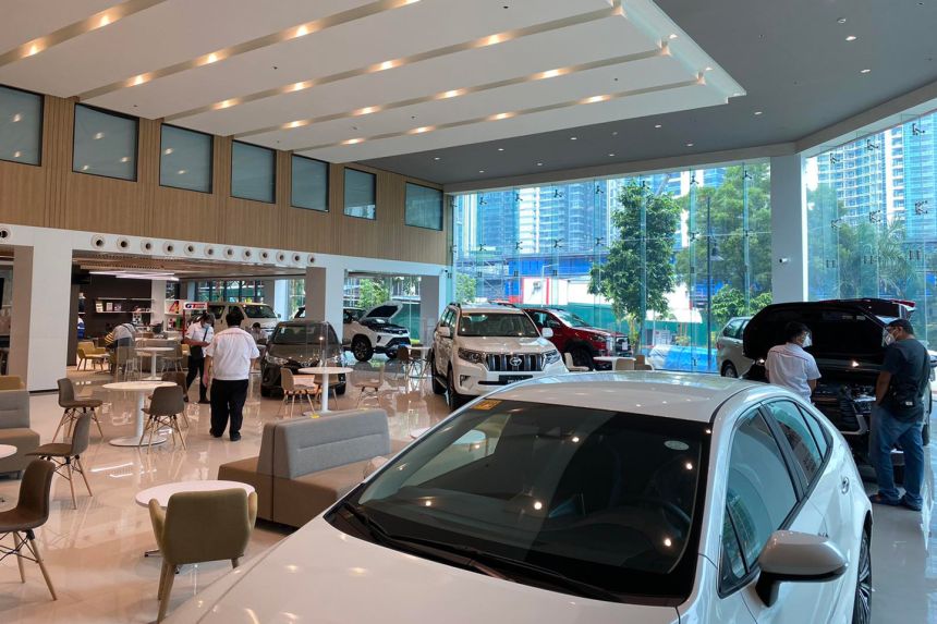 BGC is the Car Window Shopping Hub of the Philippines - Feature Stories