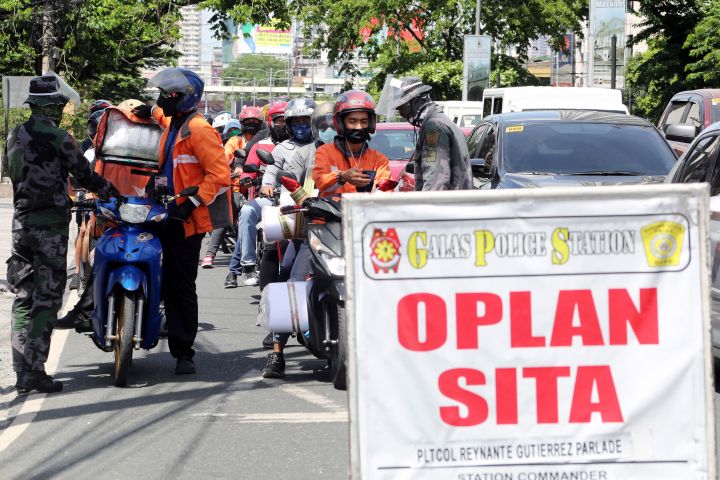 PNP to intensify police visibility under GCQ with mobile checkpoints ...