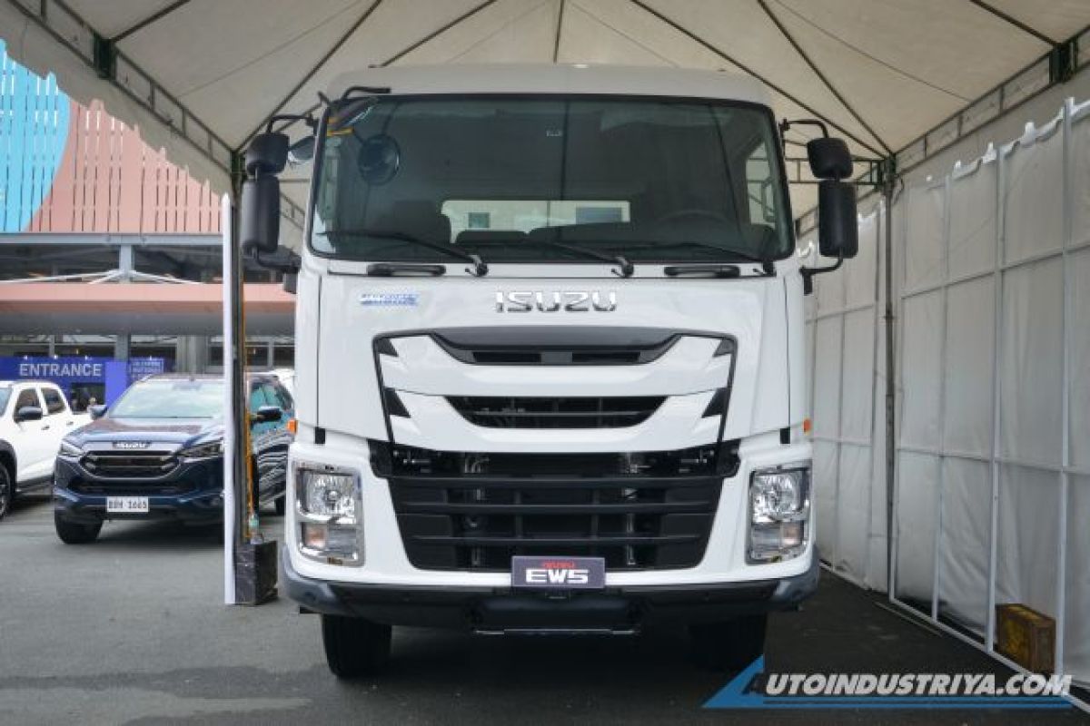 PIMS 2024: Isuzu PH showcases EW5 Tractor Head with automated MT - Truck & Bus News