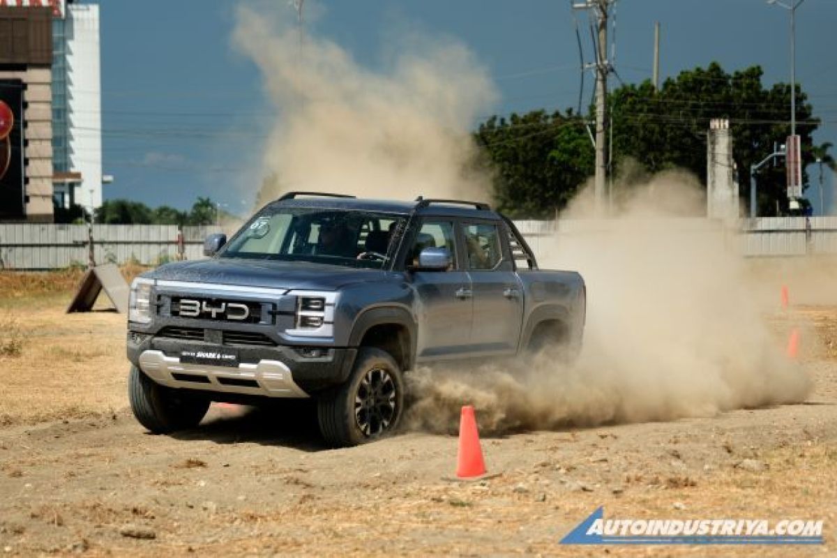 Launched: 2025 BYD Shark 6 is the first PHEV pickup in PH - Auto News