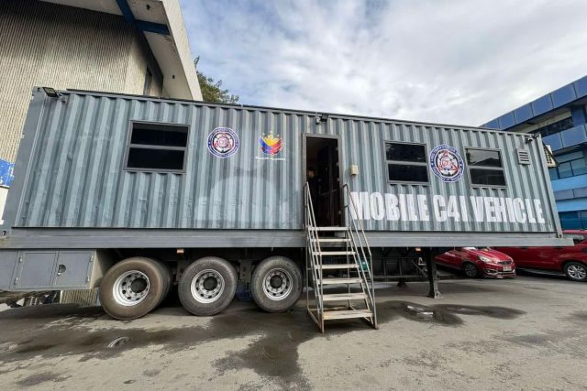 LTO to spot unregistered vehicles with Mobile Command Center in SLEX ...