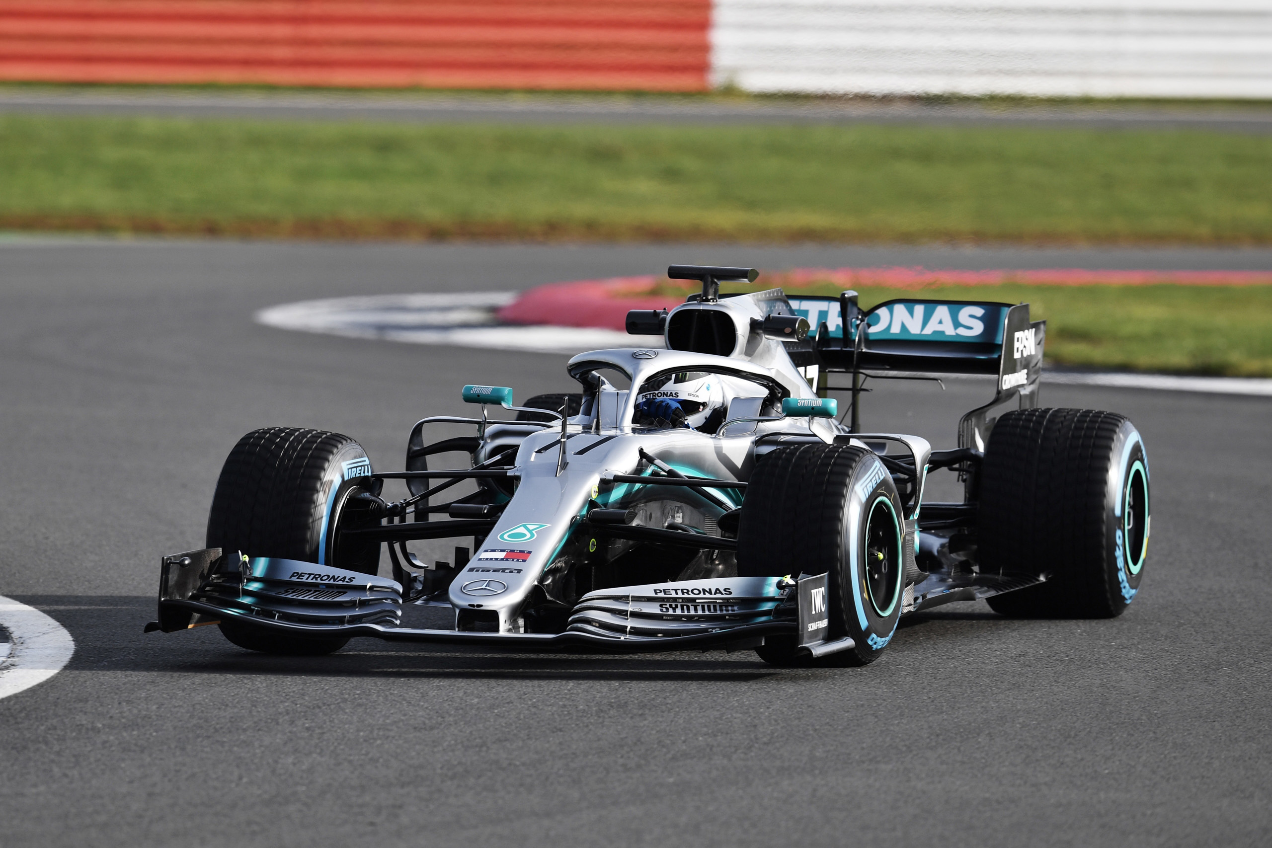 Can Mercedes-AMG reign supreme with their new 2019 F1 car? - Racing News