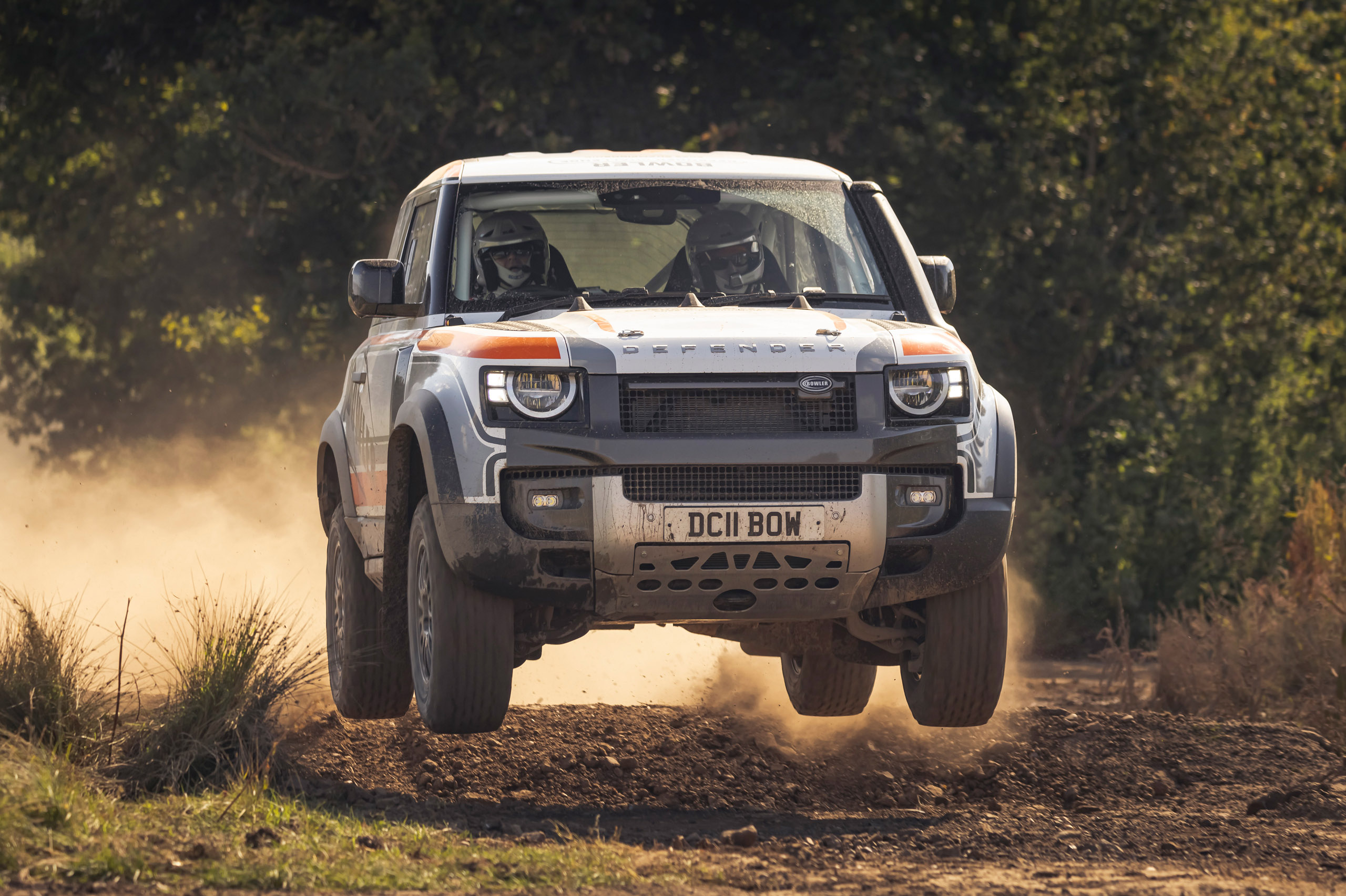 Bowler strips down Defender 90 for rallying - Racing News
