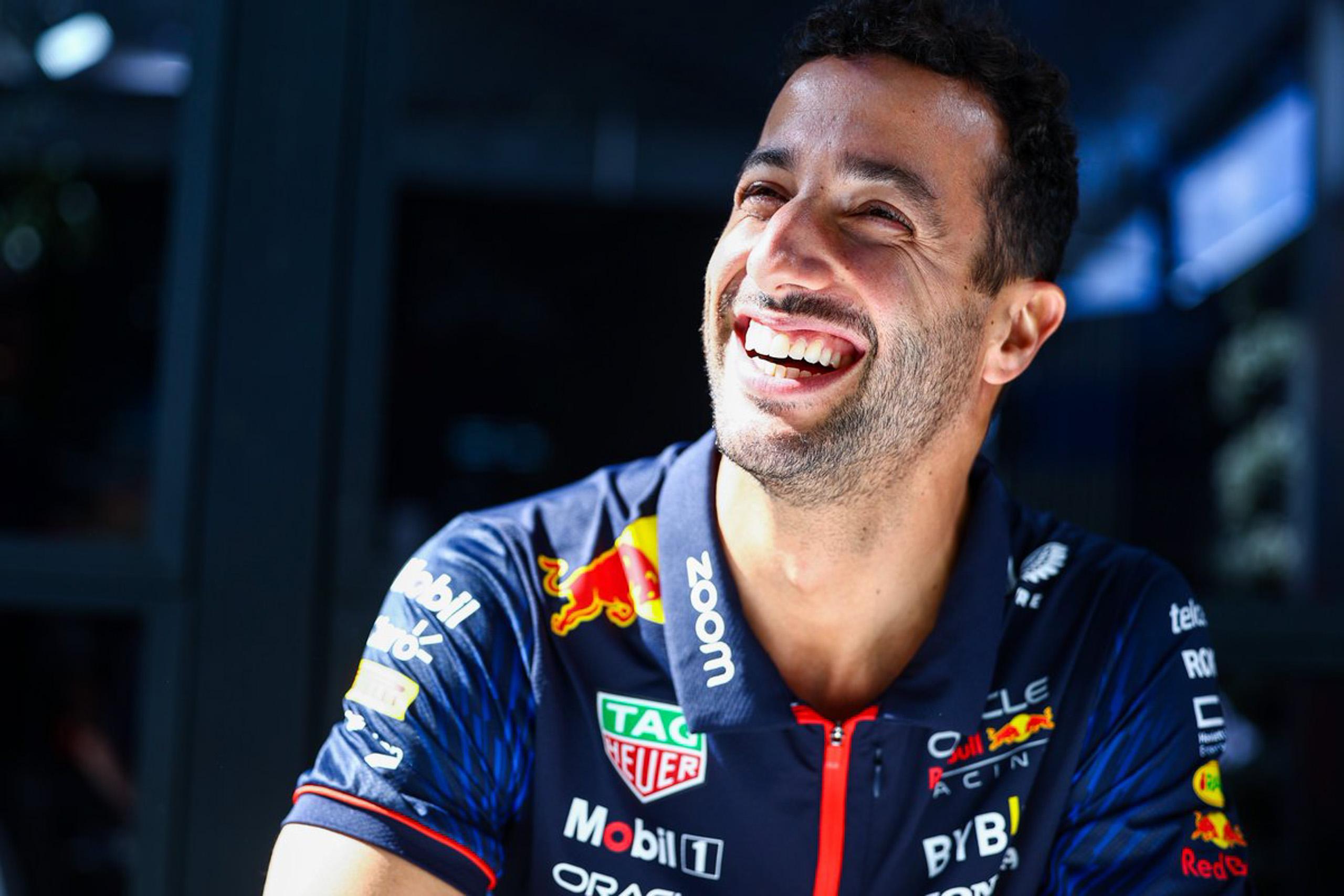 Daniel Ricciardo replaces Nyck de Vries at AlphaTauri - Racing News