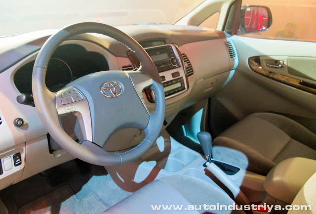 Toyota launches the new Innova - Auto News