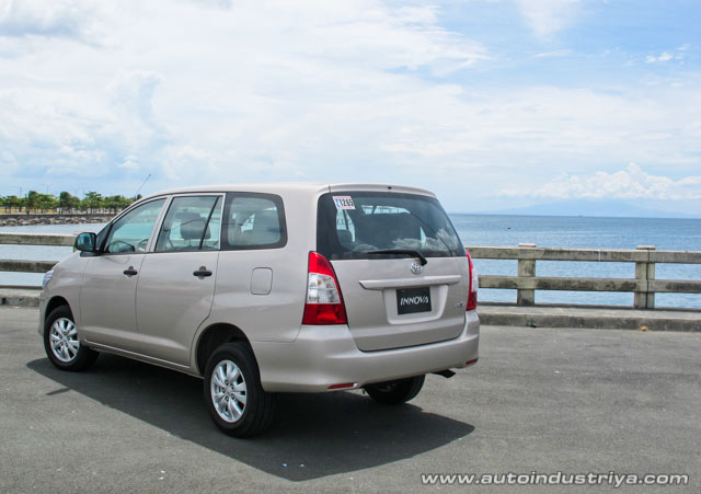 2012 Toyota Innova 2.0E - Car Reviews