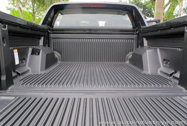 2013 Ford Ranger Wildtrak 3.2L AT - Car Reviews