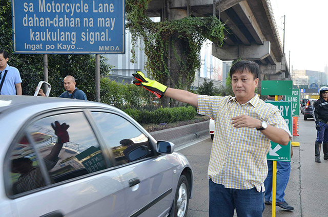 MMDA zipper lane experiment causes more harm than good - Auto News