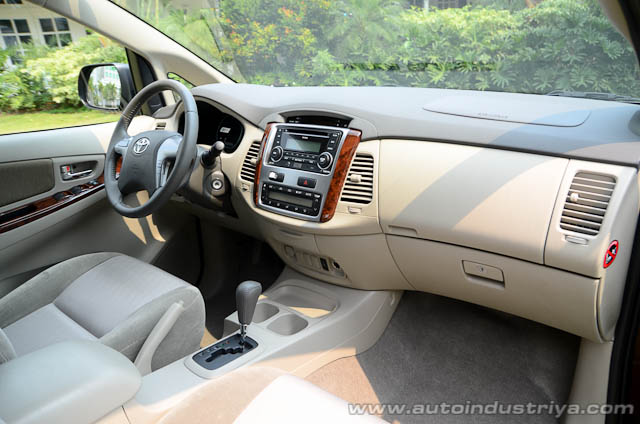 2014 Toyota Innova launched with a new face - Auto News