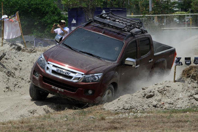 2014 Isuzu D-MAX 4x4 Drive Series kicks off in Pampanga - Auto News