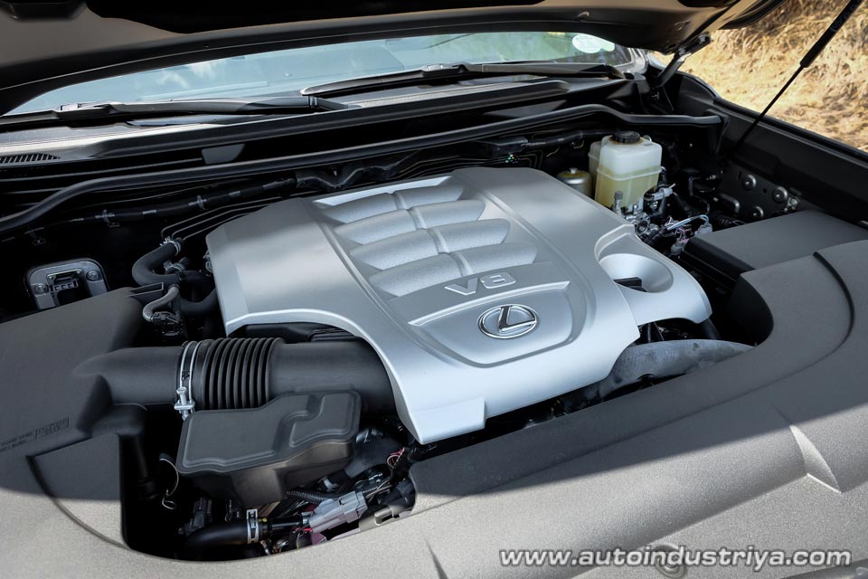 2016 Lexus LX570 - Car Reviews