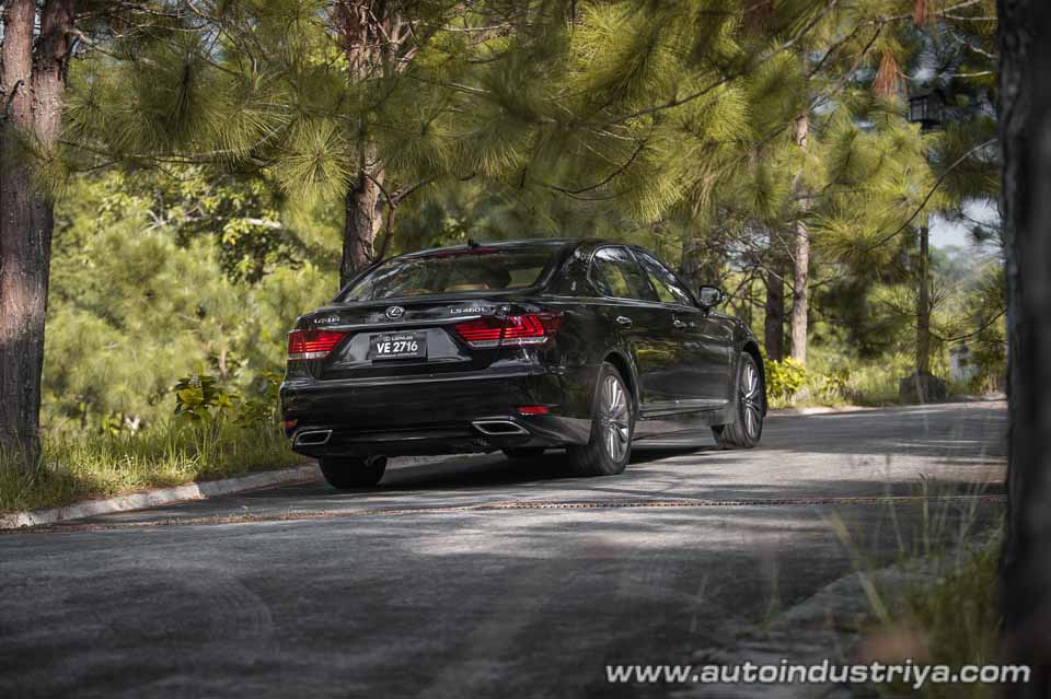 2016 Lexus LS 460L - Car Reviews