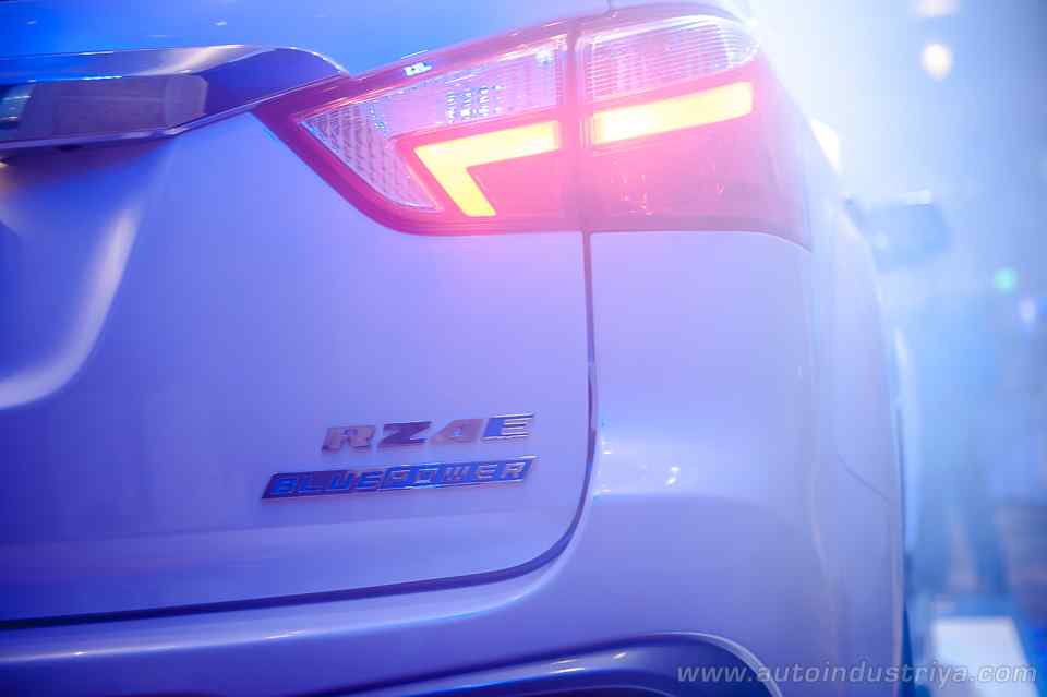 Isuzu unveils RZ4E Blue Power for 2018 mu-X, D-Max - Auto News