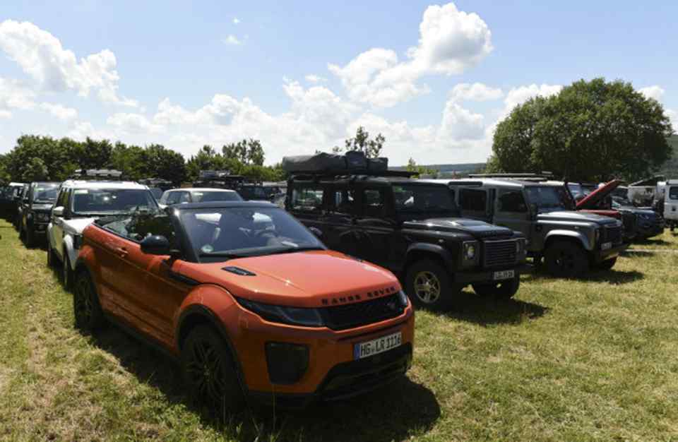 Germany sets new world record for largest parade of Land Rovers - Auto News