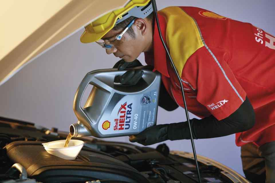 Get an oil change, get a free warranty on your engine - Advertorial