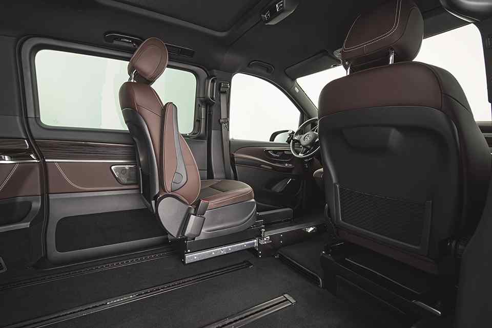 Mercedes builds a very PWD-friendly V-Class van - Auto News