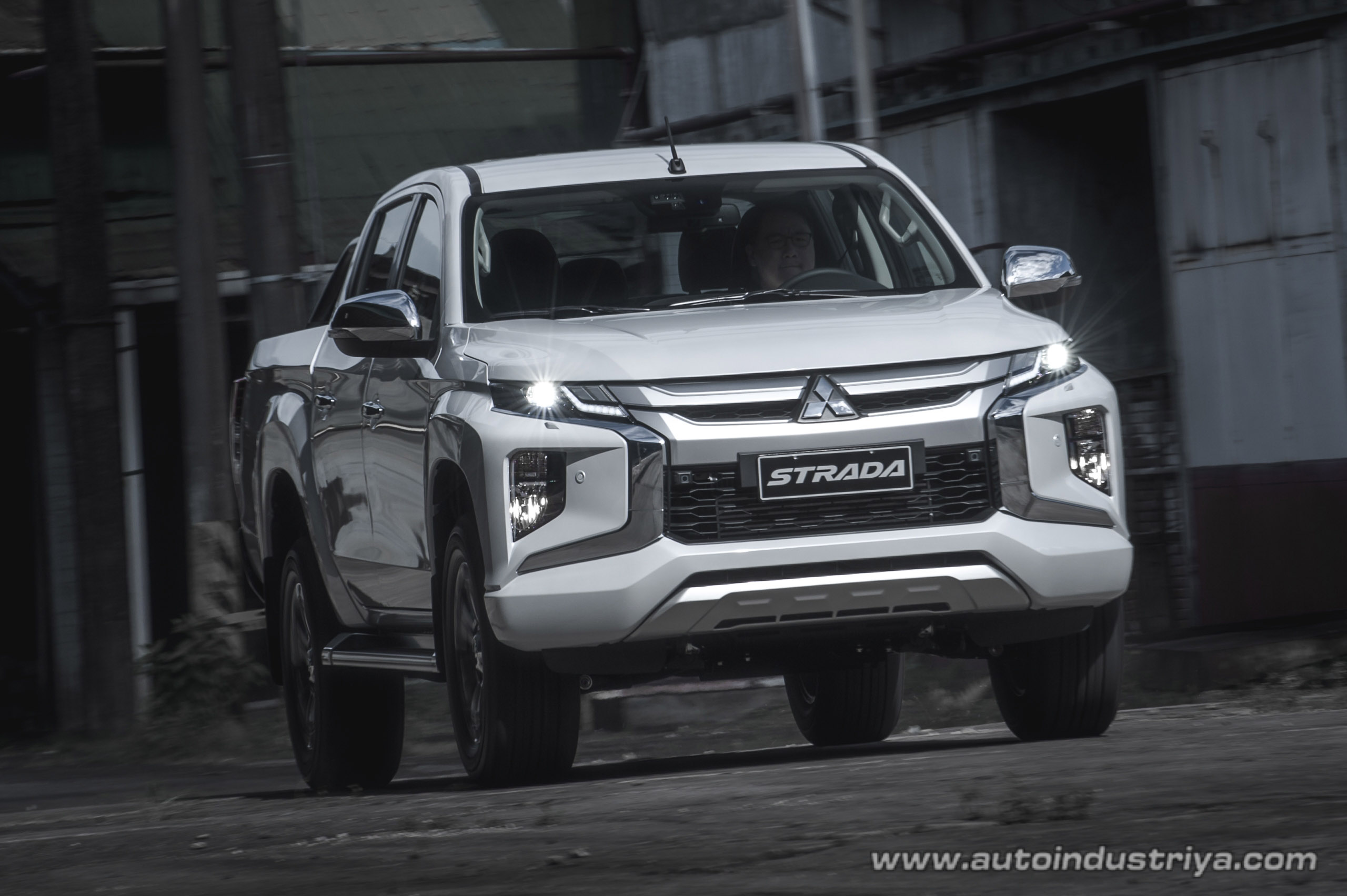 2019 Mitsubishi Strada launched, starts at Php1.165M - Auto News