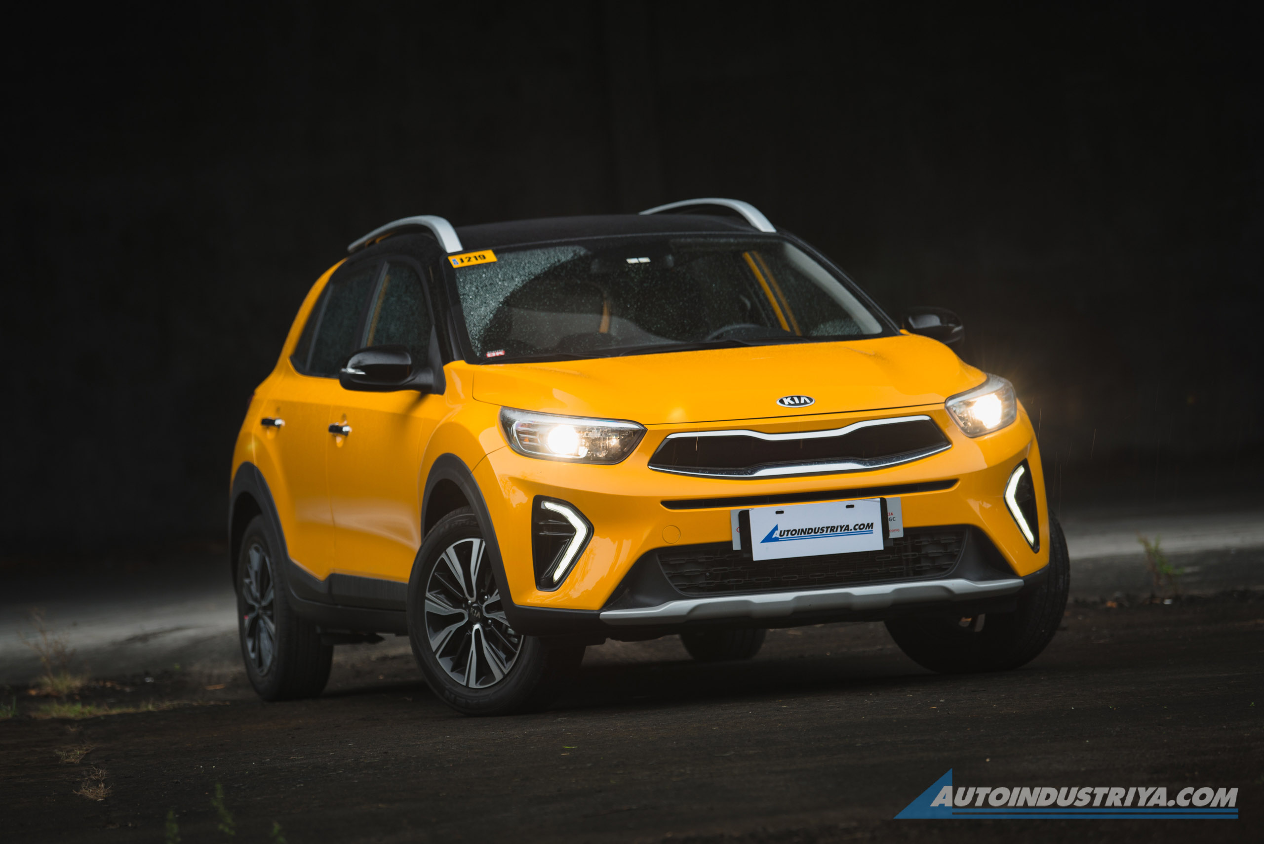 2021 Kia Stonic EX - Car Reviews