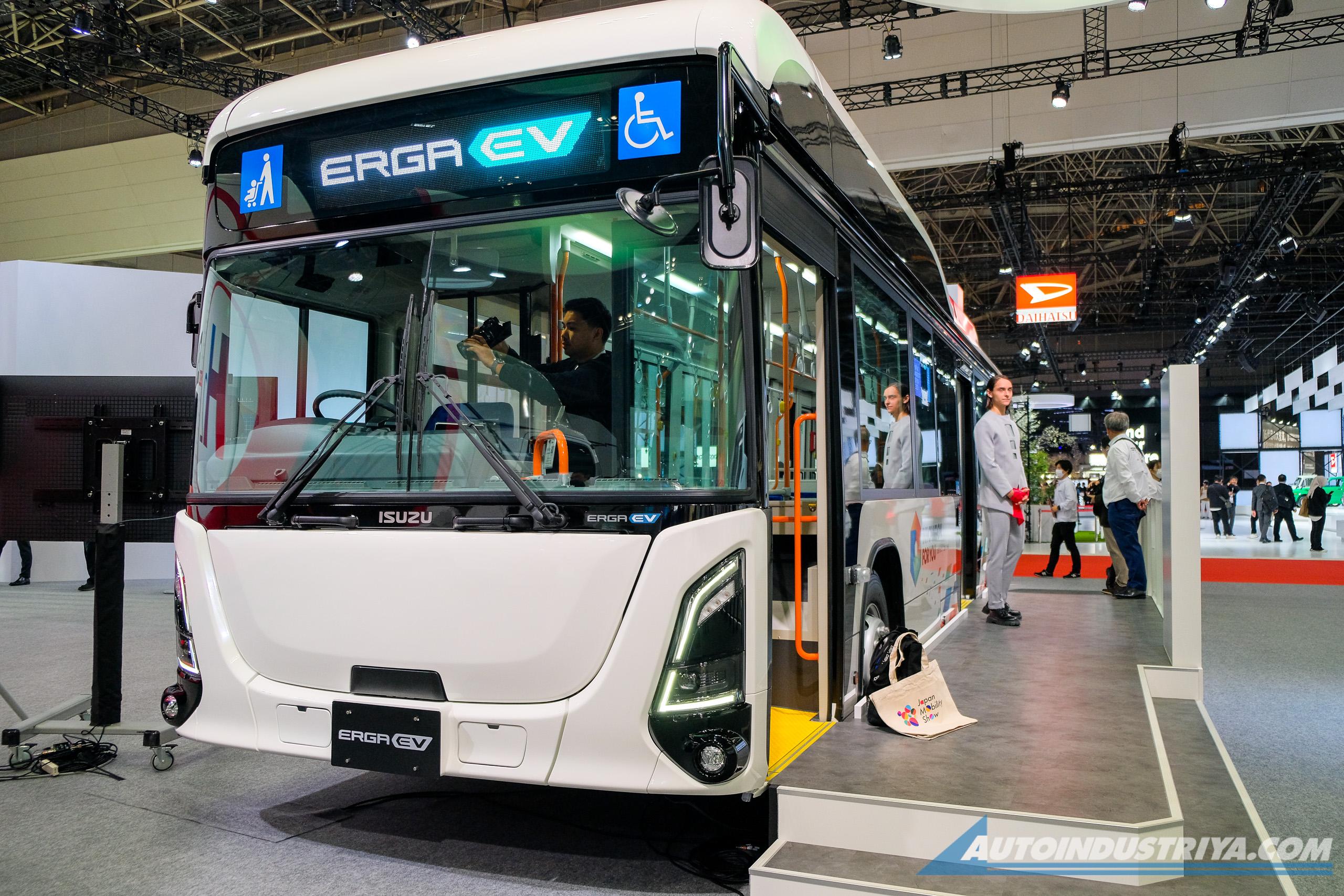 Isuzu Erga EV concept is a flat-floor bus with 960 Nm of torque - Truck ...
